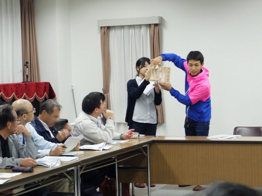 兵庫県篠山市のバス停改修プロジェクトのデザイン案決定 Final design of the renovated bus-stop was ...